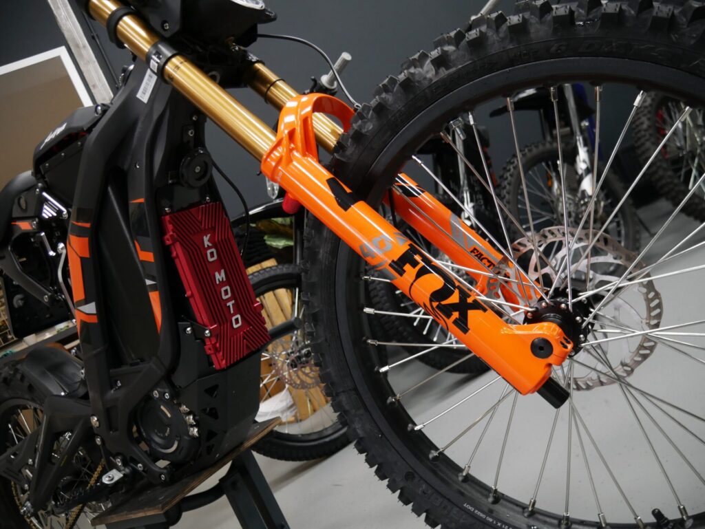 FOX 40 voorvork '29(black with orange) - Ebero